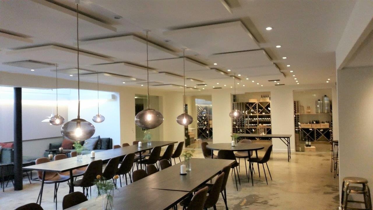 Lyddempende plater - effektiv løsning for bedre akustikk - Stillhet.com